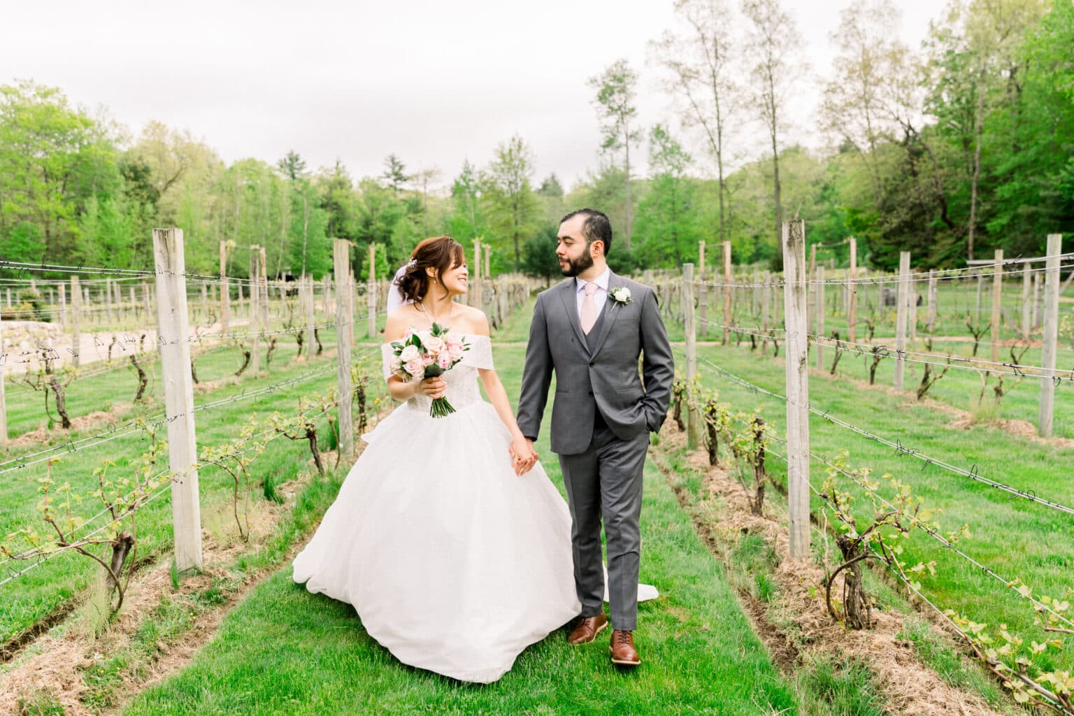 Zorvino Vineyards Wedding Photos | Romantic Vineyard Wedding